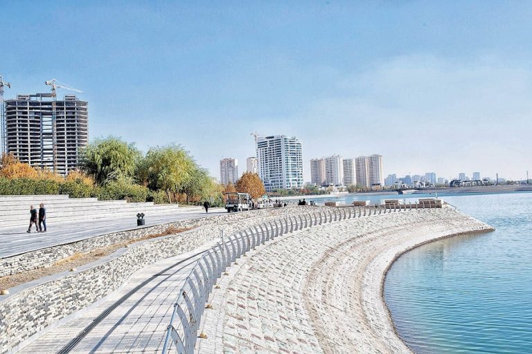 Chitgar Lake in Tehran